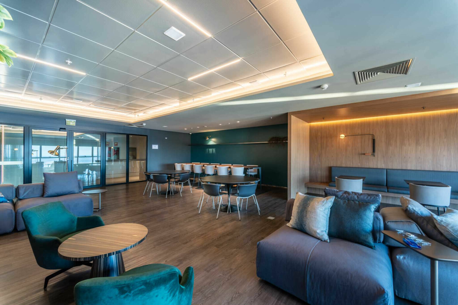 ABSOLUTE BUSINESS & HOTEL ITAJAÍ - LANÇAMENTO