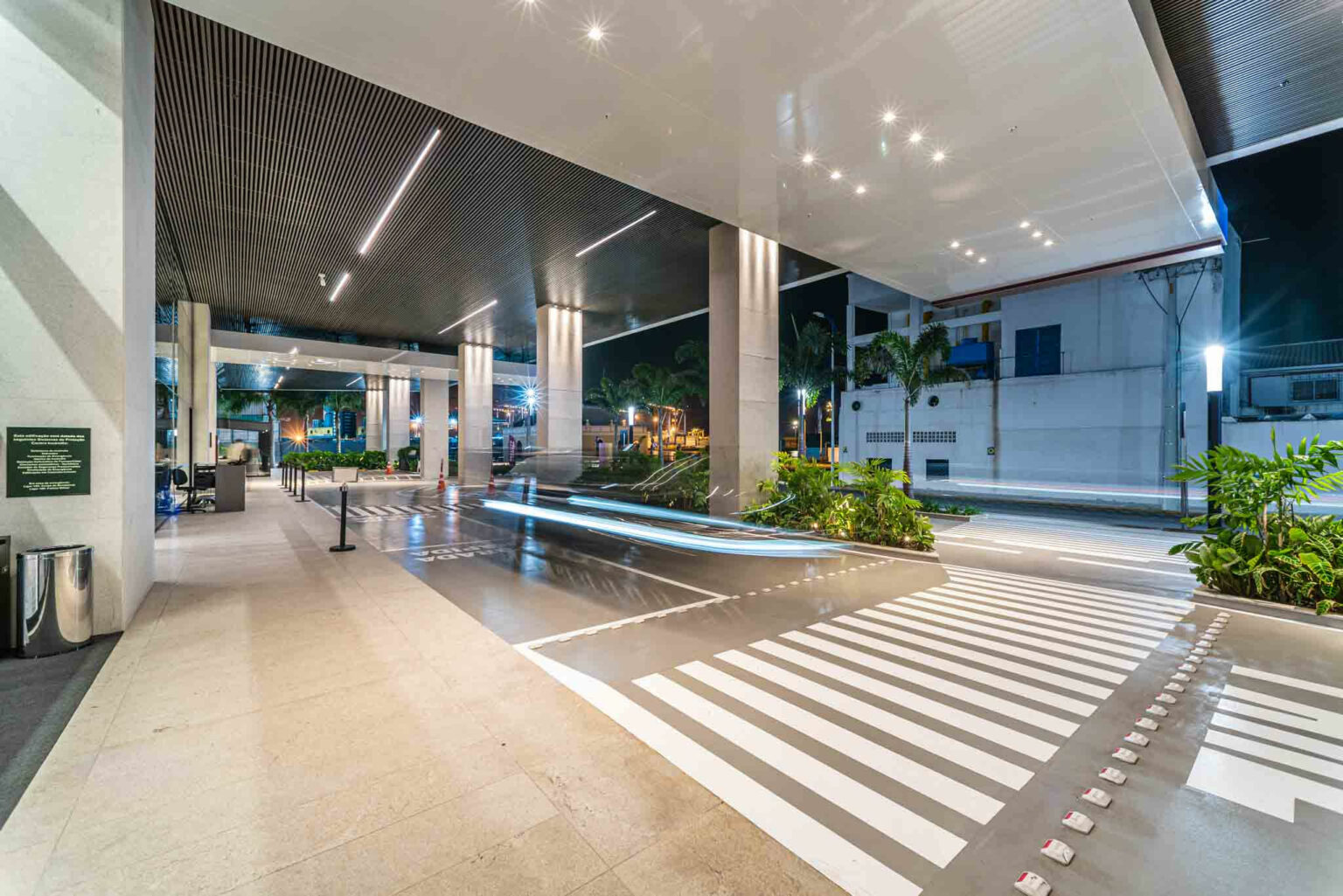 ABSOLUTE BUSINESS & HOTEL ITAJAÍ - LANÇAMENTO